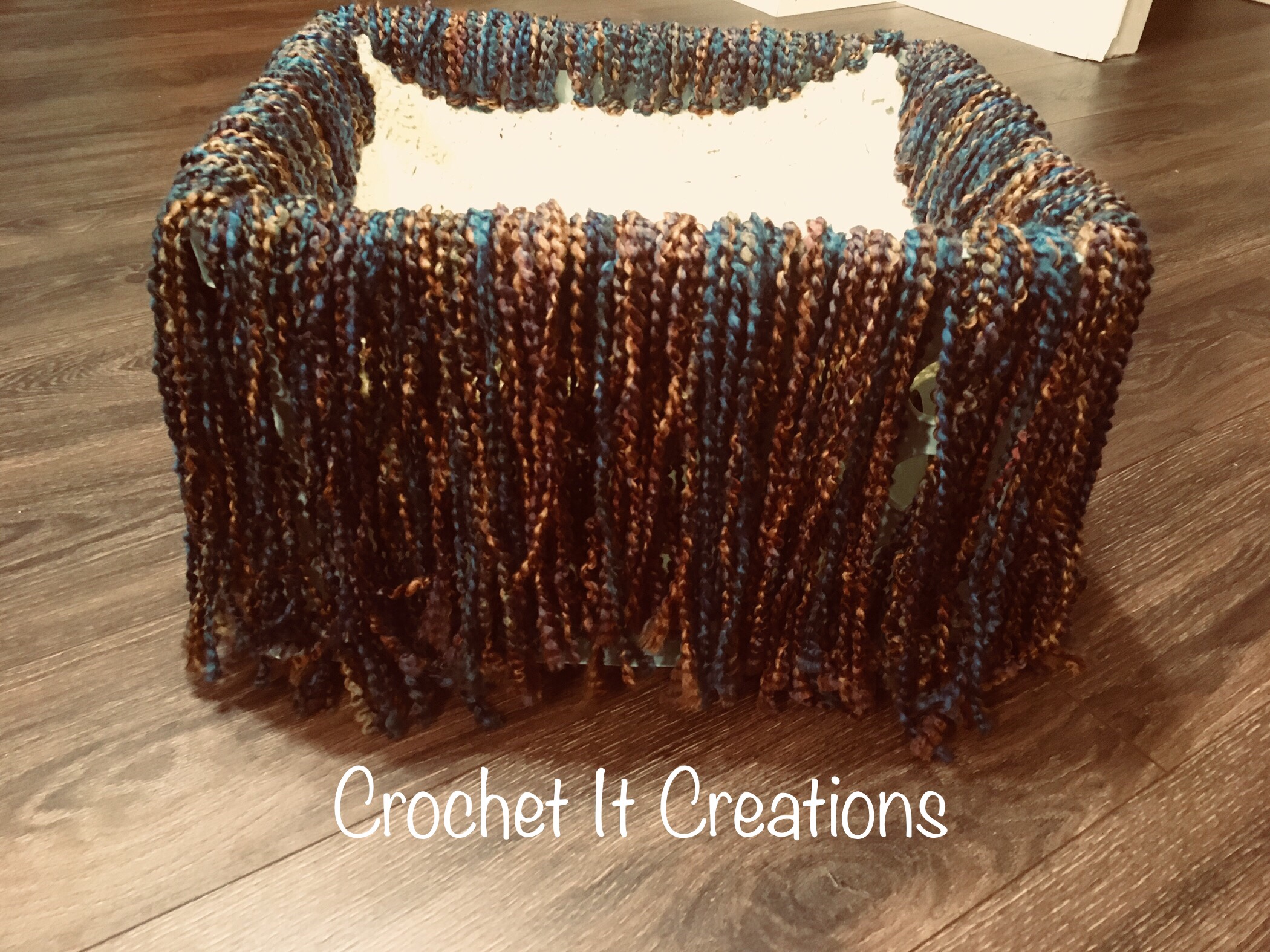 How to Make a Fringe Photo Prop - Crochet It Creations